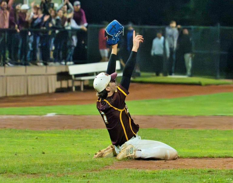 South Windsor Escapes Late Jam, Holds Off Glastonbury For Class LL ...