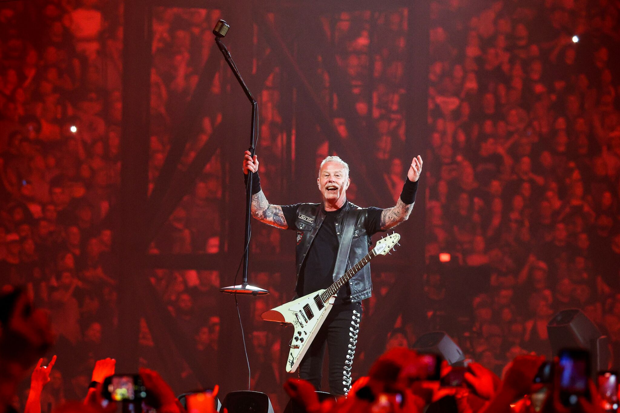 Tex-Mex, ZZ Top and mariachi pants: Metallica rocks Saturday night ...