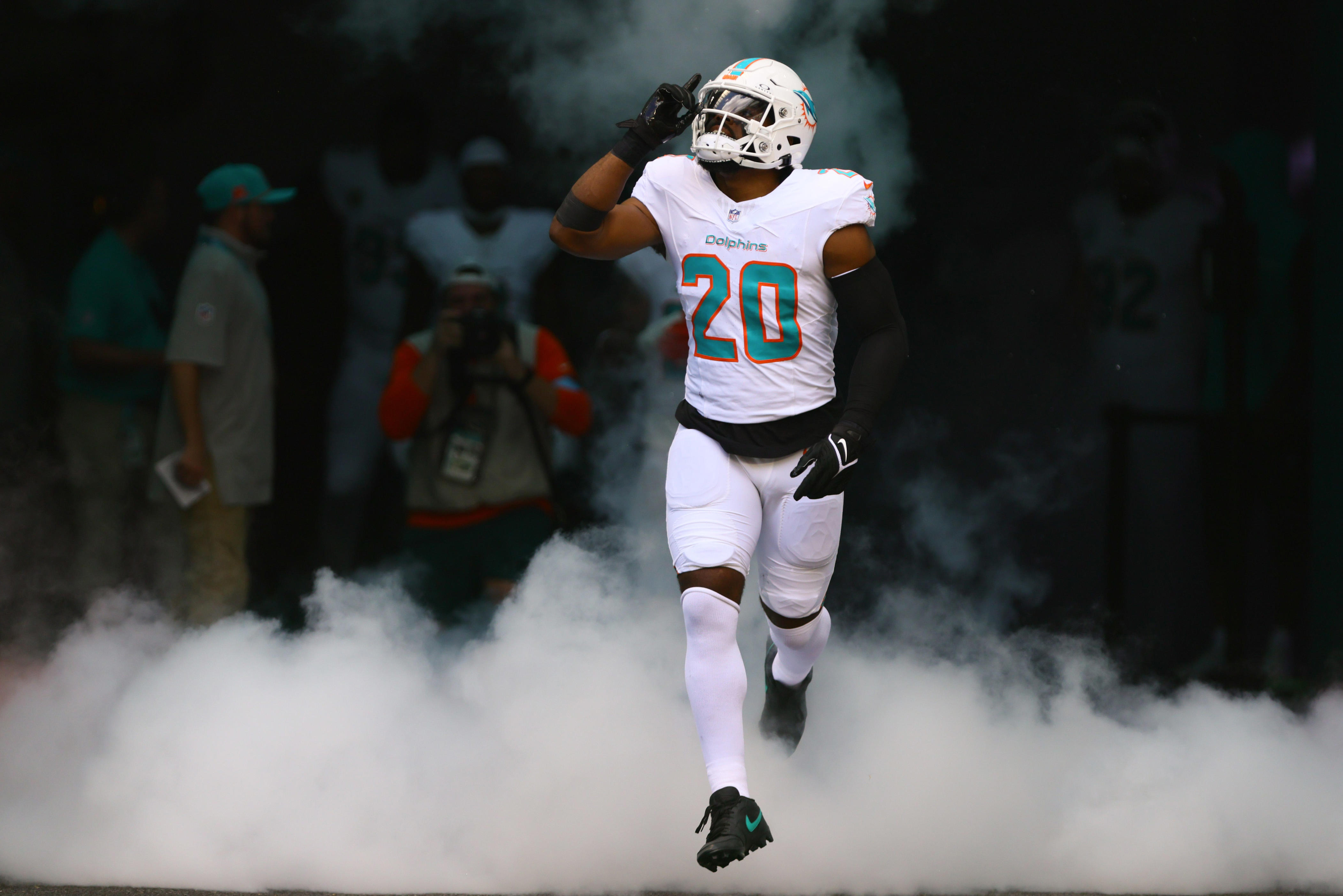 Dolphins LB Jordyn Brooks could be captain material in Miami