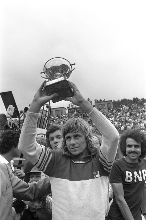 Tennis. Björn Borg remportait son deuxième Roland-Garros le 15 juin ...
