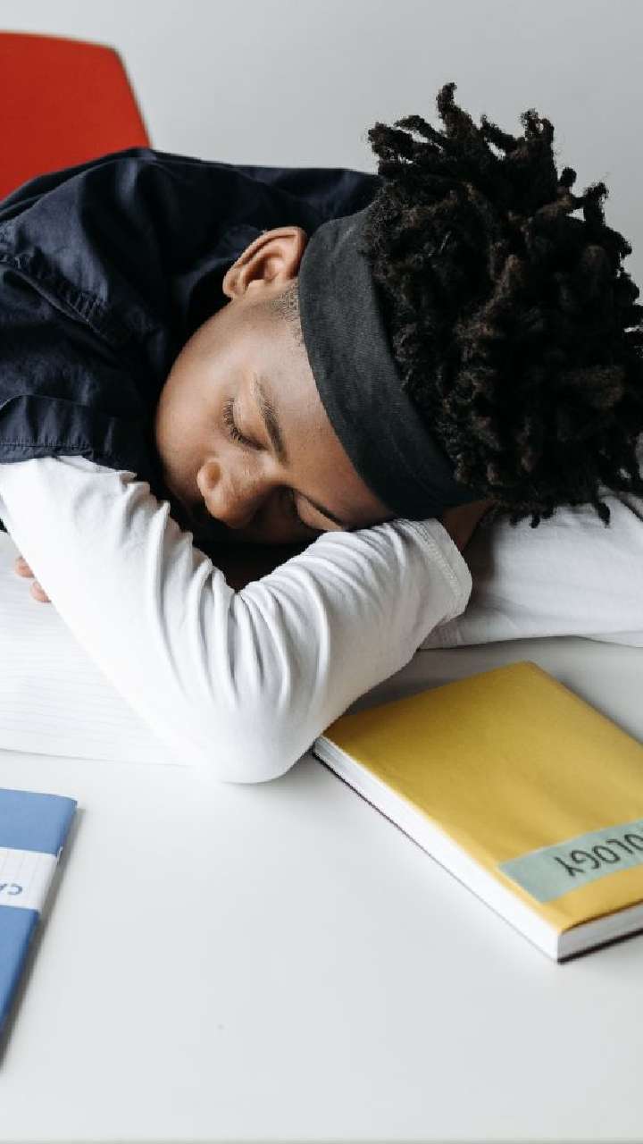 7 Simple Habits To Help Your Kid Not Feel Sleepy While Studying!