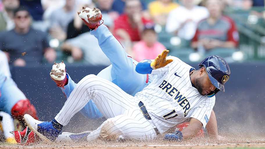 Brewers drop "chippy" loss in game three of Cardinals series