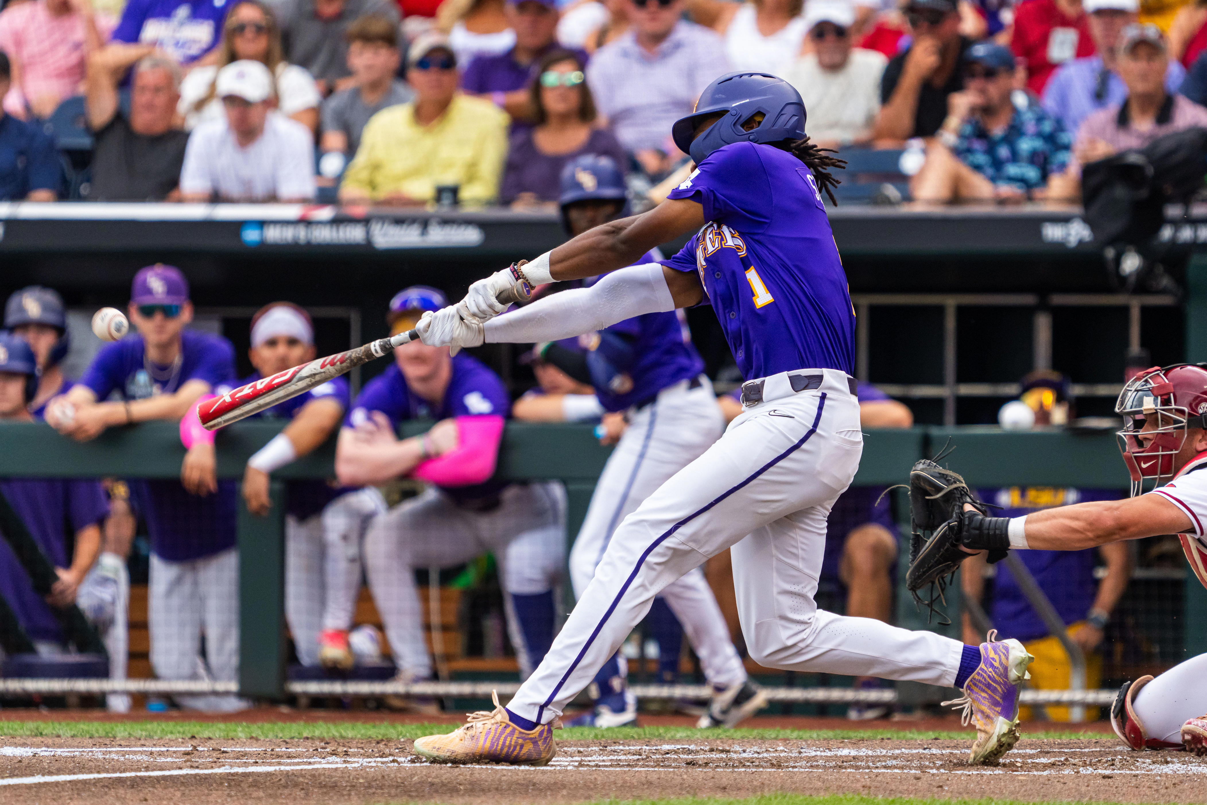 Play by Play: LSU baseball beats UCLA in College World Series to get critical 2-0 start