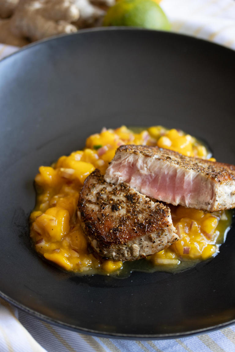 Fish Lovers - Yellowfin Tuna With Spicy Mango Salsa