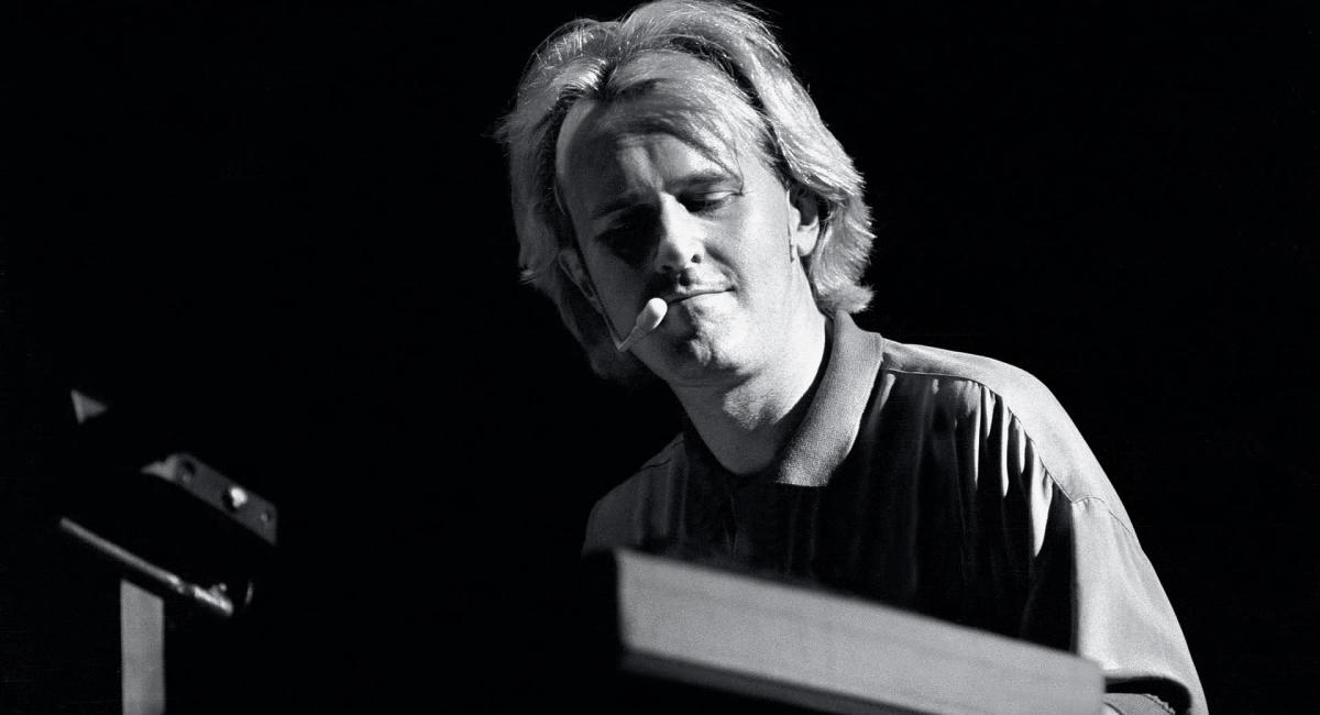 Iconic '80s Rocker Going Viral With 'God Only Knows' in Memory of Brian ...