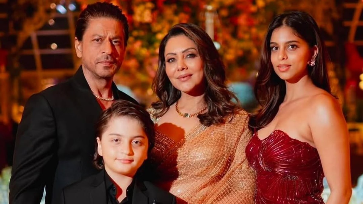 Shah Rukh, Aryan, Suhana & AbRam Have A VIP ‘Secret Door’ At Gauri Khan ...