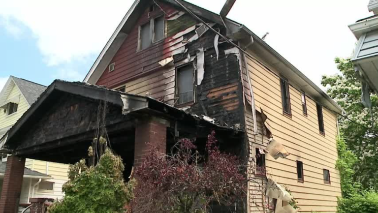 1 killed, 1 hurt after jumping from window during Cleveland house fire