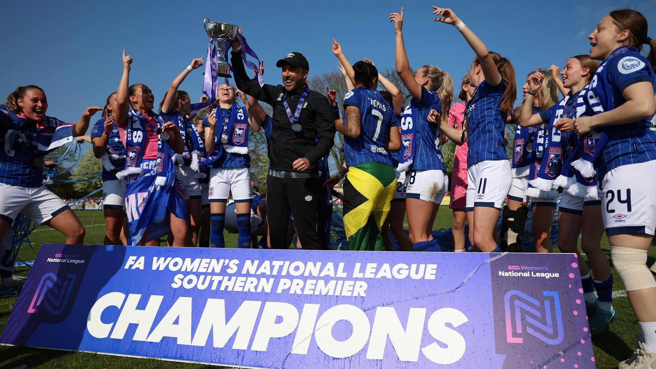 Promoted Ipswich offer new deals to 13 players