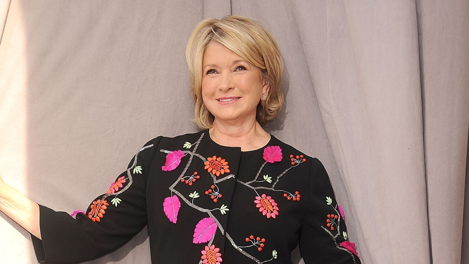 Martha Stewart's fresh-cut roses are the ultimate table decor – and ...