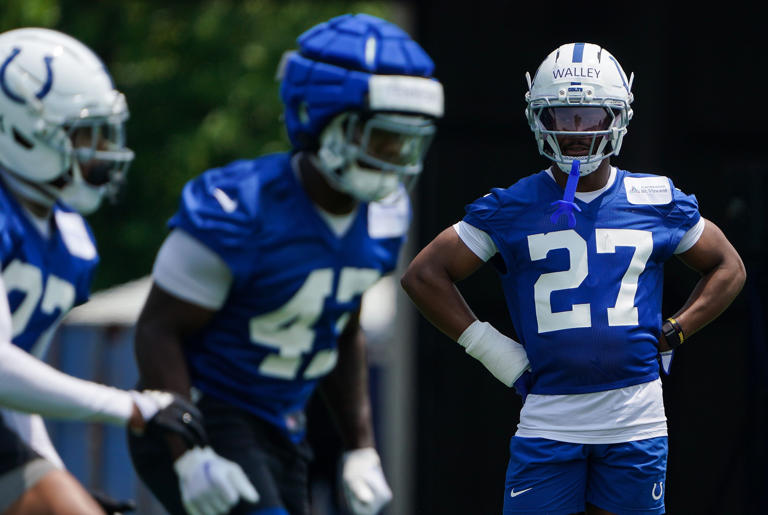 Evaluating Colts' defensive depth chart before OTAs begin