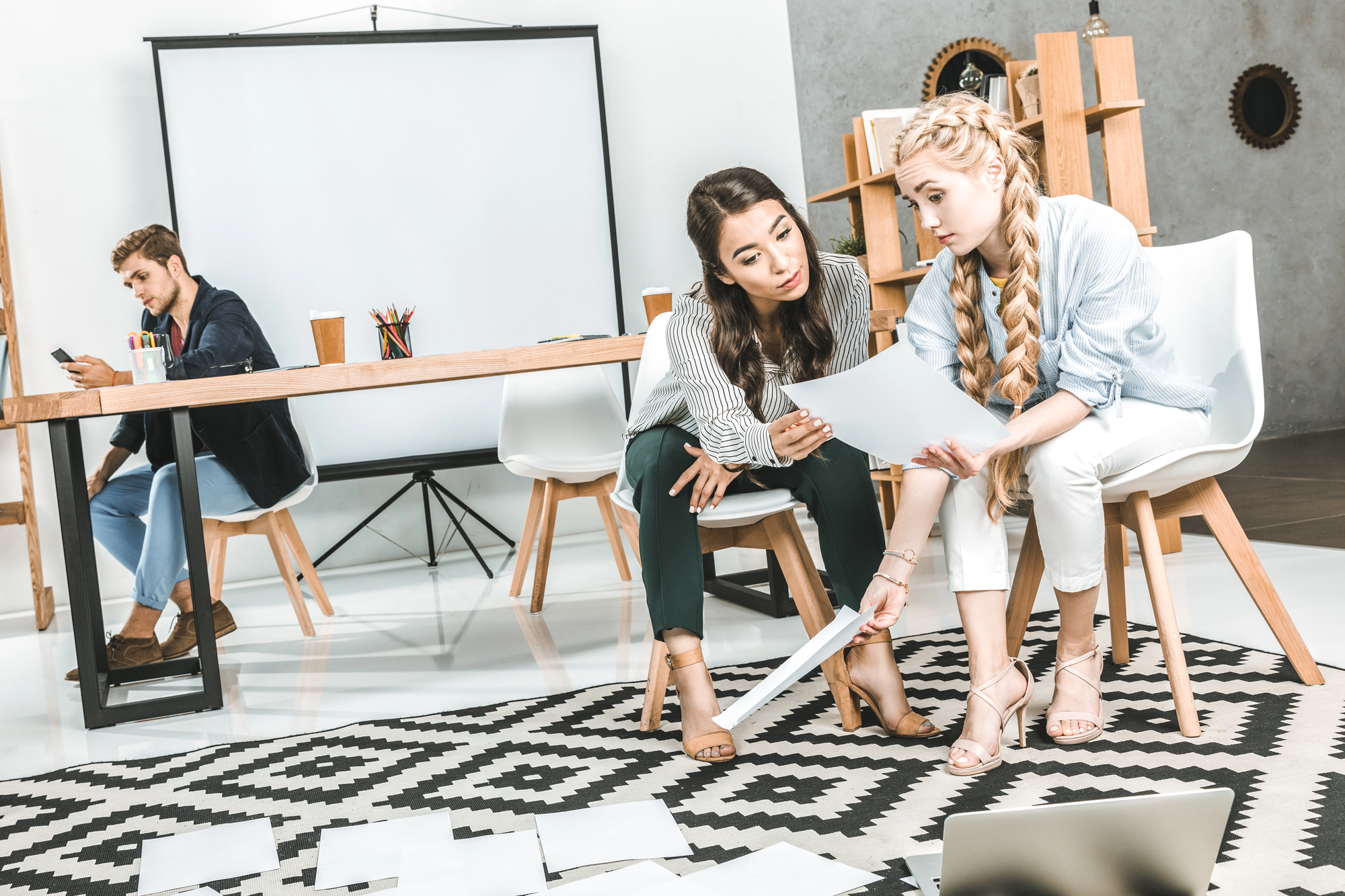 15 Signs Your Boss Wants To Push You Out