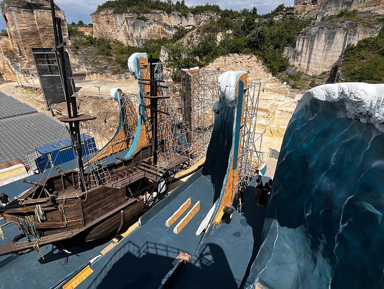Wagnermania: Flying Dutchman on a monumental set in an Austrian quarry