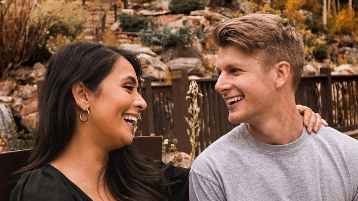 Loving Without Depending: What a Healthy and Strong Love Looks Like