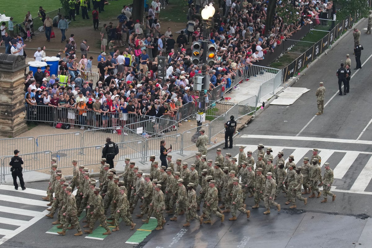 Trump’s team claims 250,000 supporters watched his military parade. ‘No ...