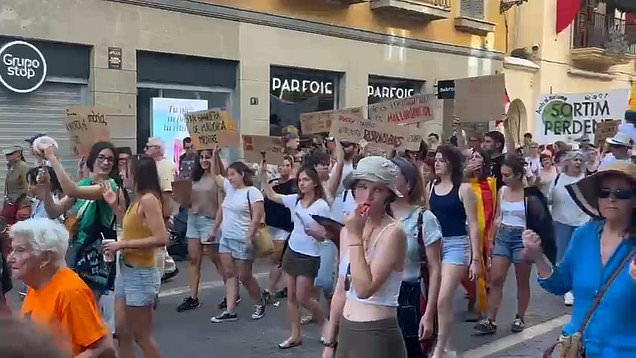 Majorca locals protest erupt over booming tourist numbers again