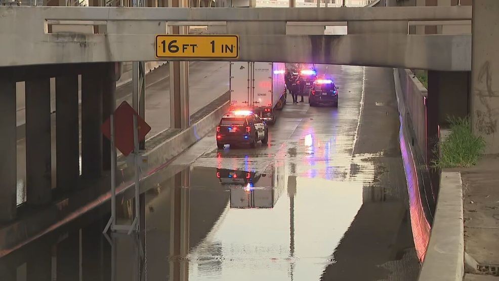 I-35 lower level at San Pedro back open after being closed due to flooding