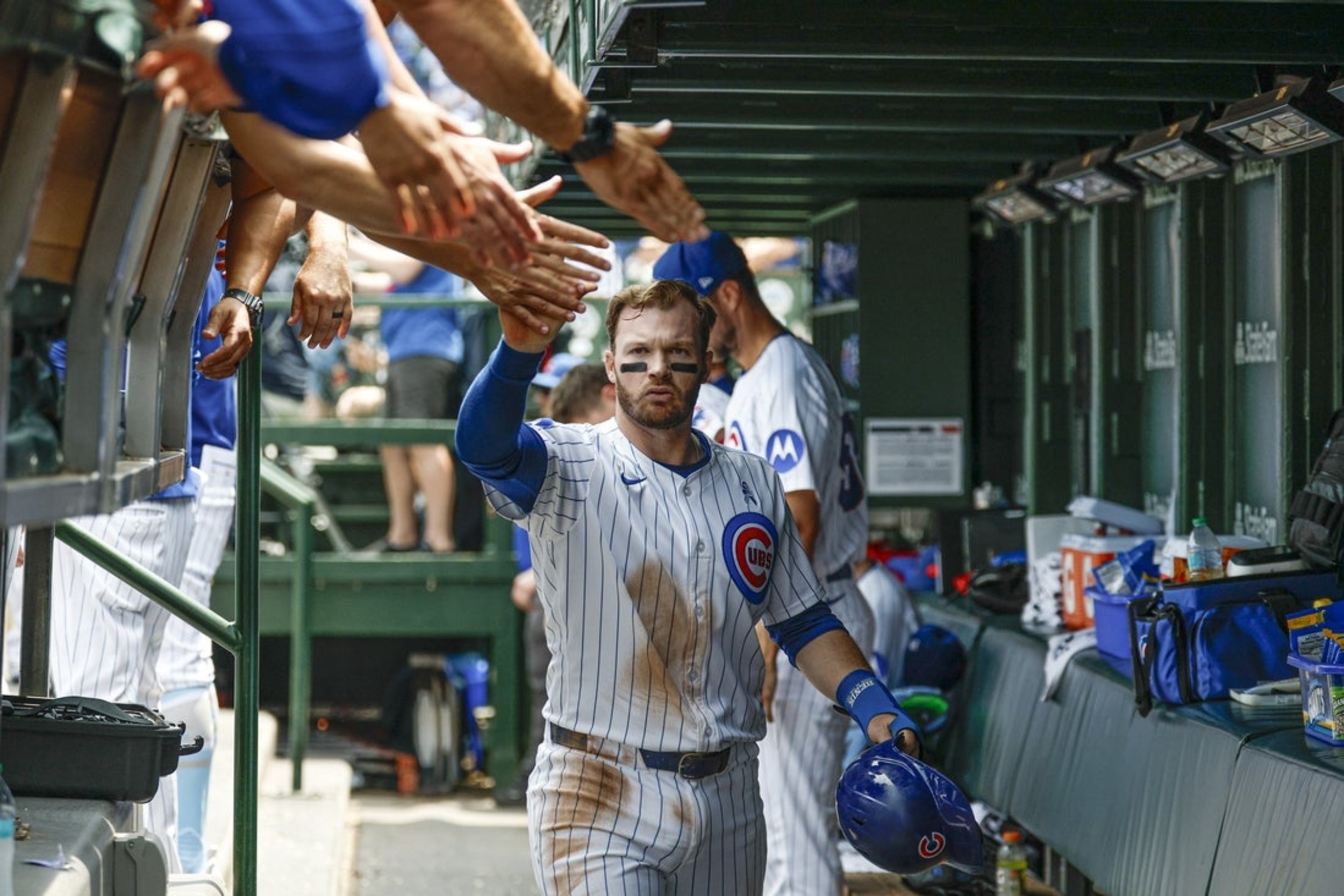 Double steal in tenth leads to Cubs walk-off of Pirates