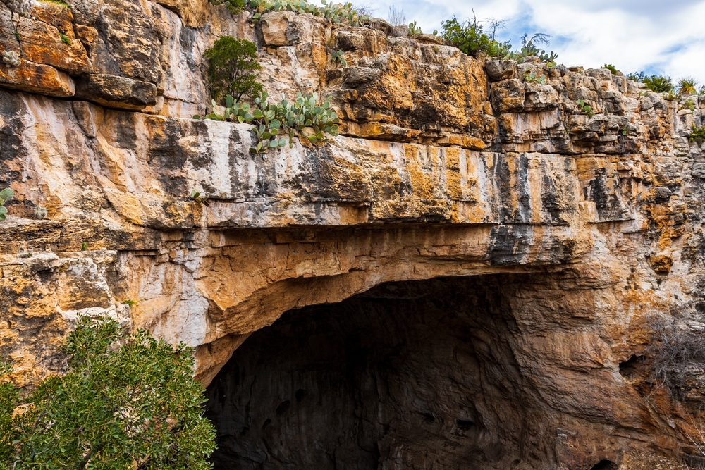 The Teen Cowboy Who Followed “Smoke” and Found Carlsbad Caverns in 1898