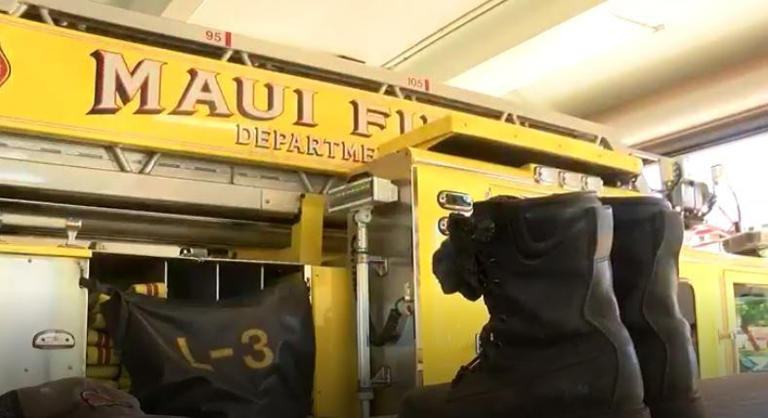 Firefighters battle brush fire on Maui