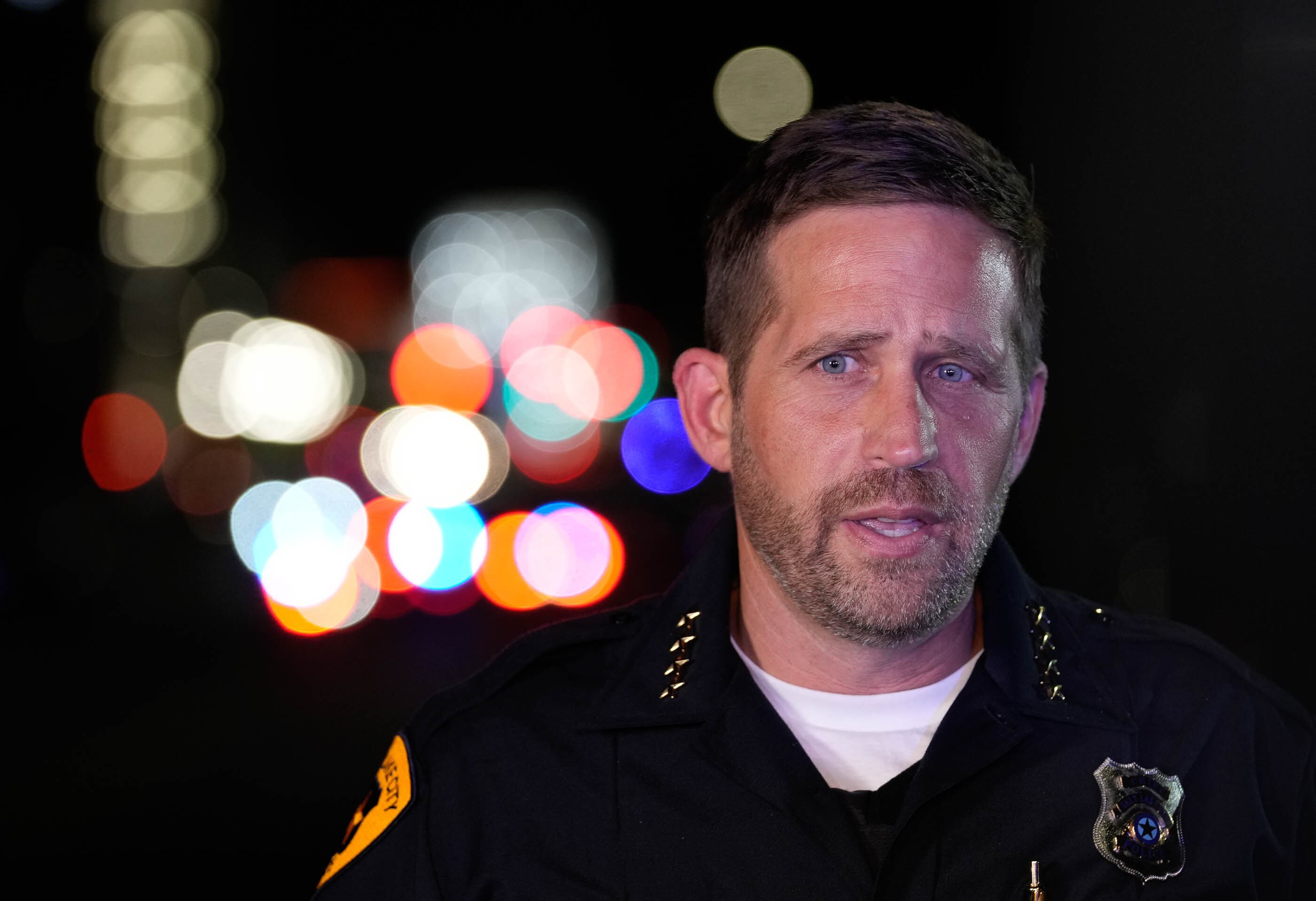 ‘This is a rifle!’: Alert bystander spotted the man who had a gun at ...