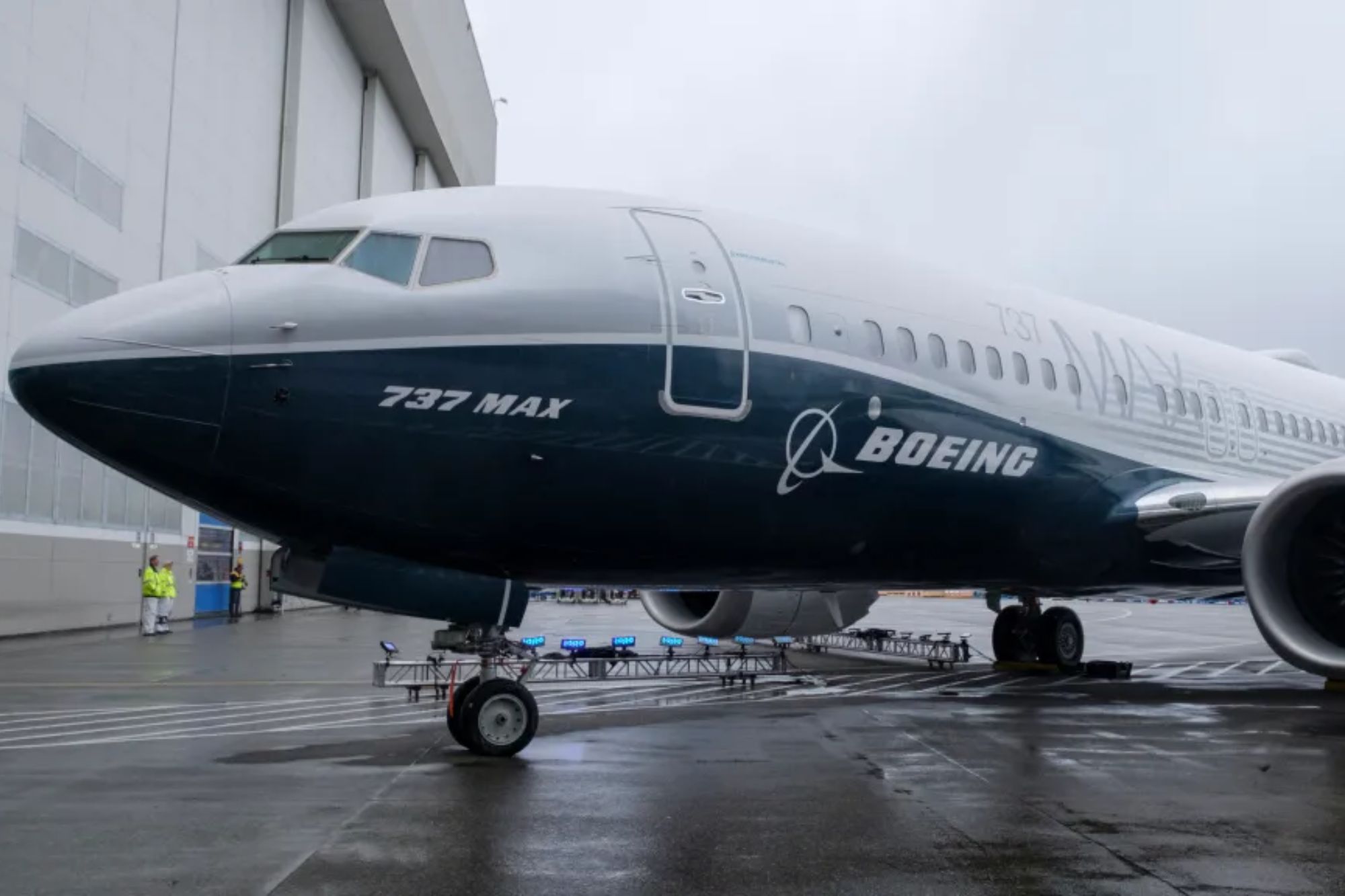 Boeing slightly trims projection for 20-year jet demand