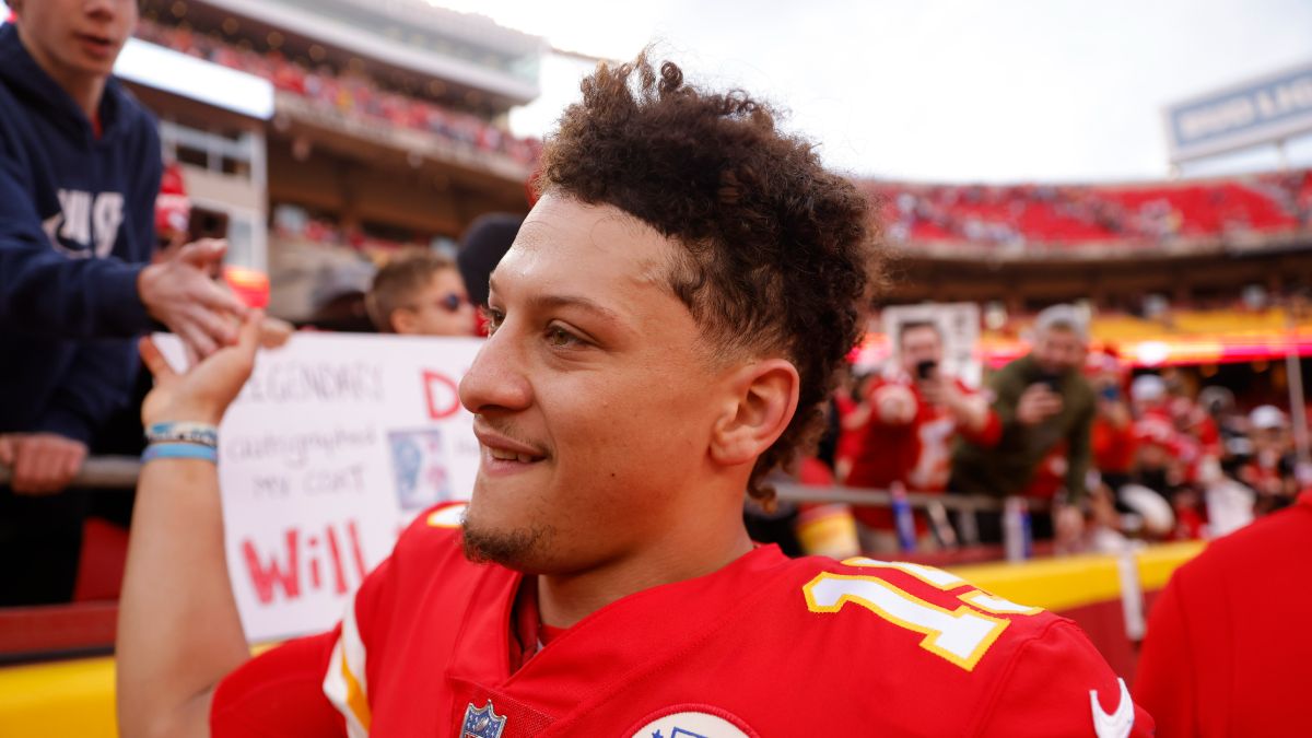 Patrick Mahomes’ Touching Moment With Chiefs Fan is a Tear-Jerker