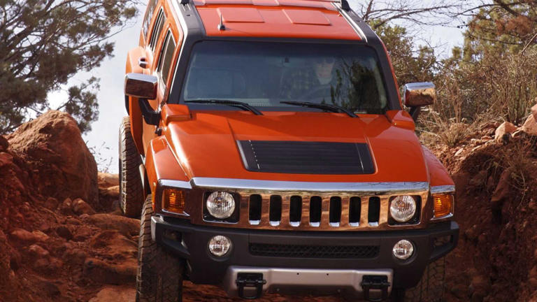 The Smallest Hummer With The Biggest V8 Engine Sells For Less Than $20,000