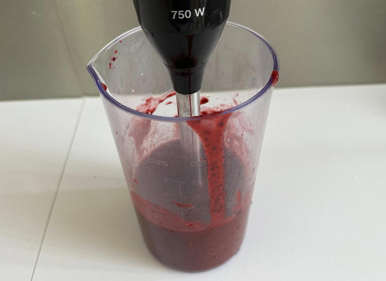 How to make an easy and perfect berry coulis