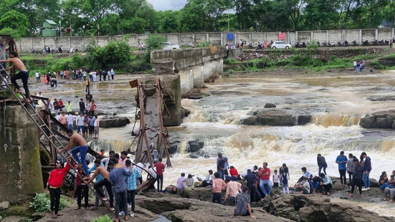 Pune bridge tragedy: Rust, overcrowding or ignored warnings - What ...