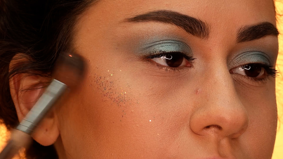 Glittery and Shiny Makeup Idea
