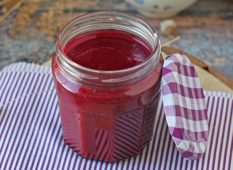 How to make an easy and perfect berry coulis