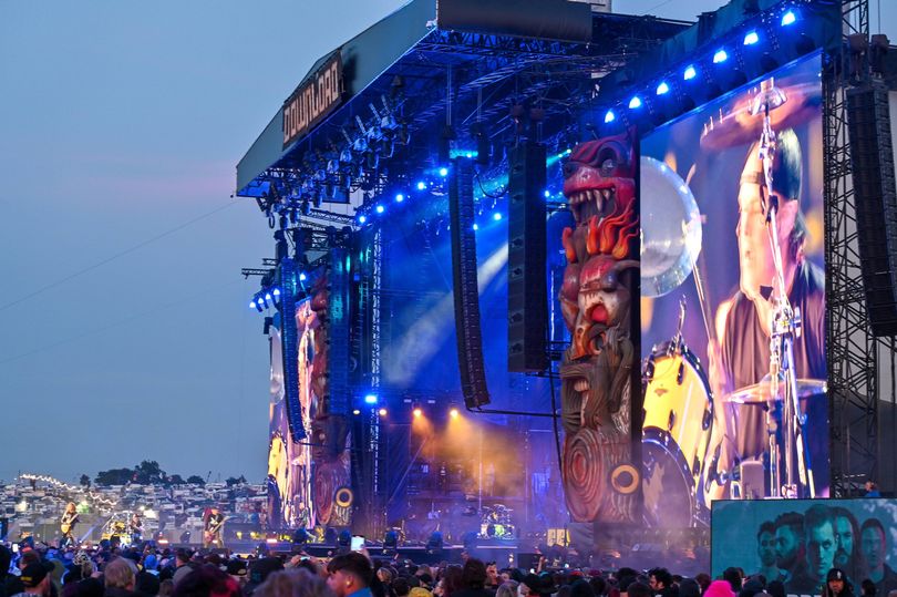 Police warn Download Festival mosh pits lead to hundreds of accidental 999 calls