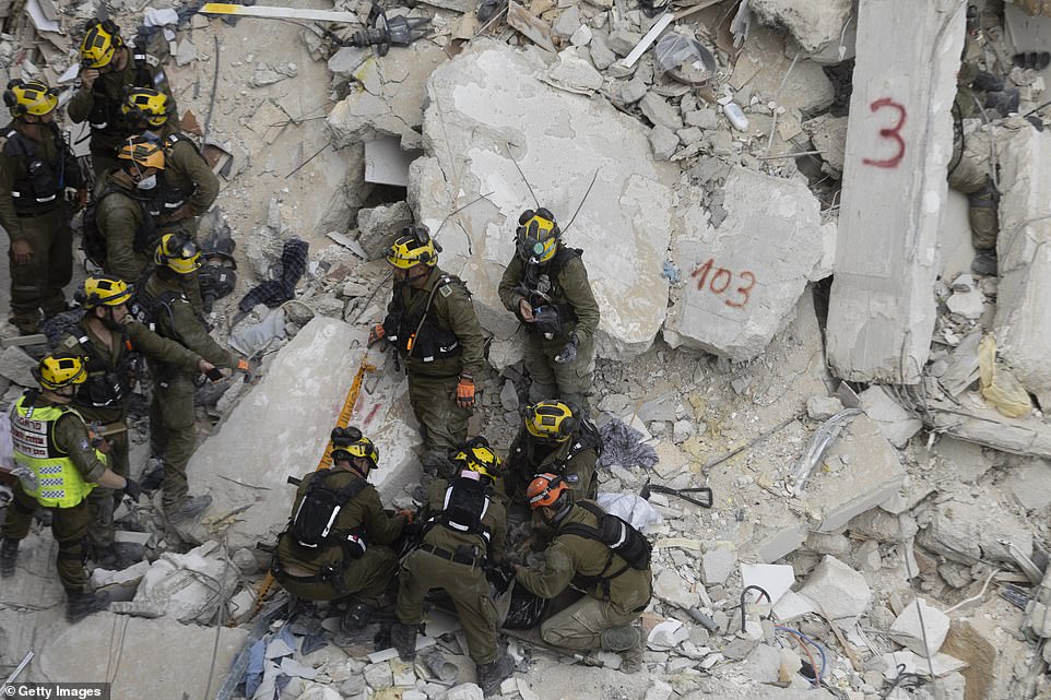 Israel urges US to join bombing as Iran sends HUGE missile shower