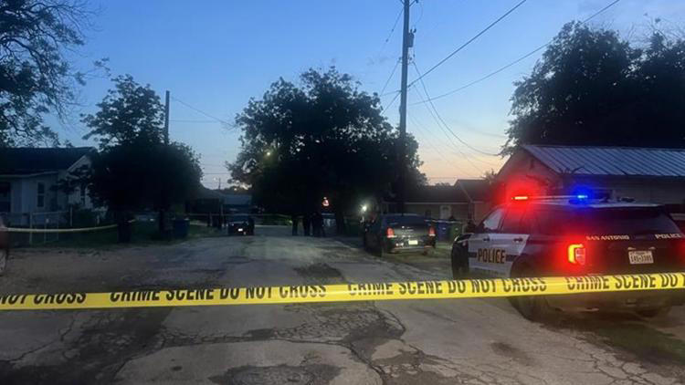 Police searching for suspect who fatally shot man at family gathering ...