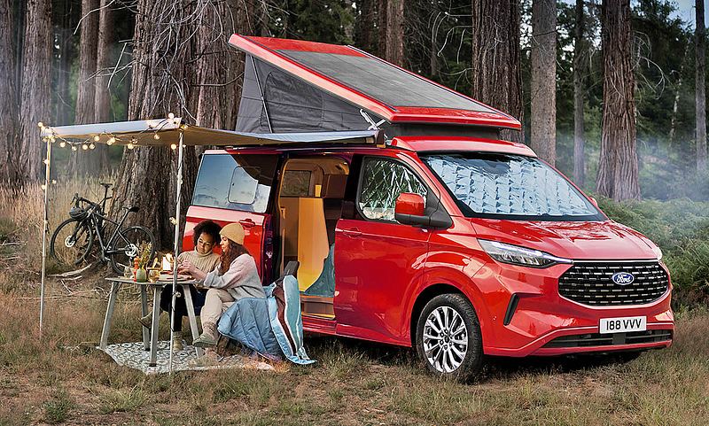 Der Ford-Camper mit Westfalia-Ausbau wächst und wird vernetzter
