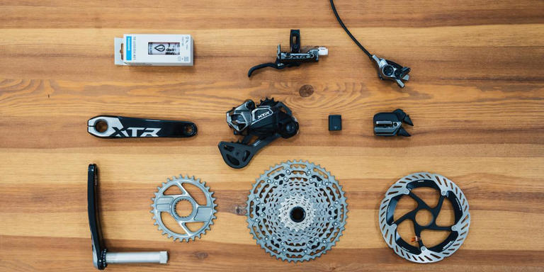 Vídeo: probamos el nuevo Shimano XTR Di2 y te lo contamos todo sobre el nuevo grupo electrónico ...