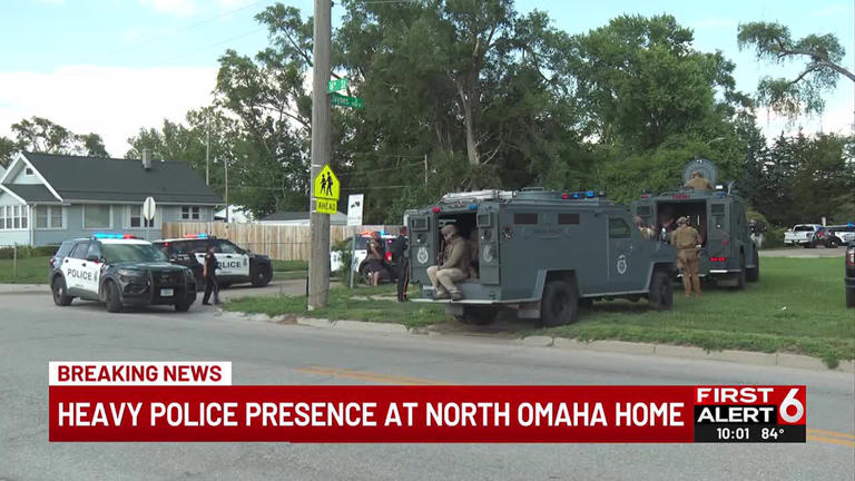 Police, SWAT respond to terroristic threats call, leading to standoff at North Omaha home