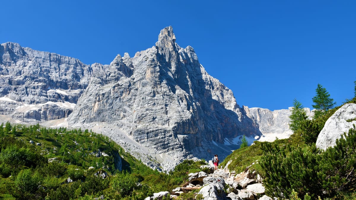 Felssturz in Italien: Geröllmassen in den Dolomiten verfehlen Dorf knapp