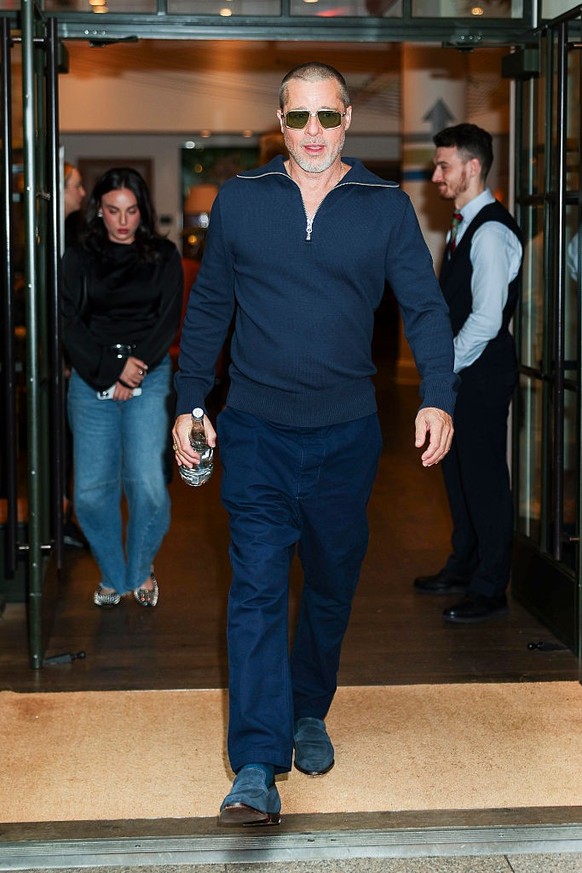 Brad Pitt tente des trucs mode et ça pique les yeux