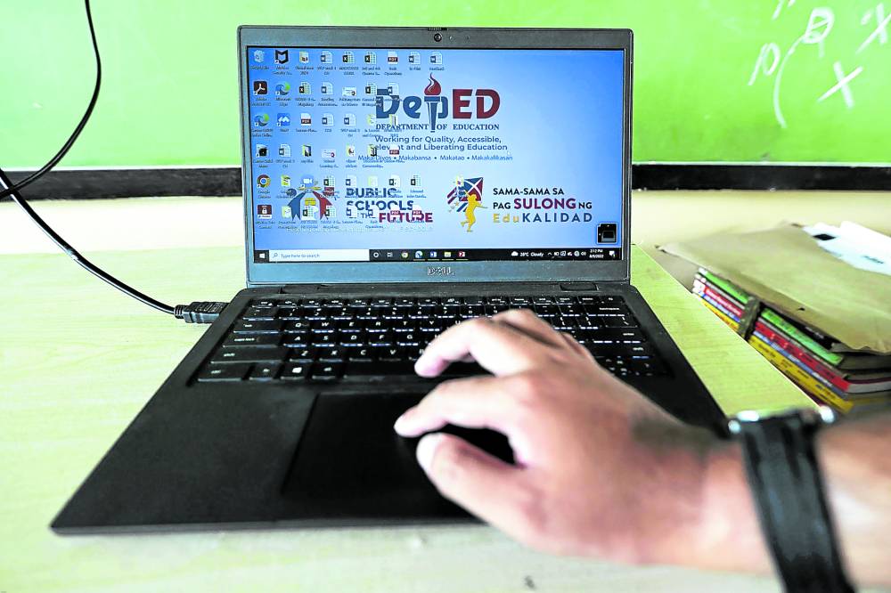 DepEd buys 38,000 laptops, 26,000 Smart TV for new school year