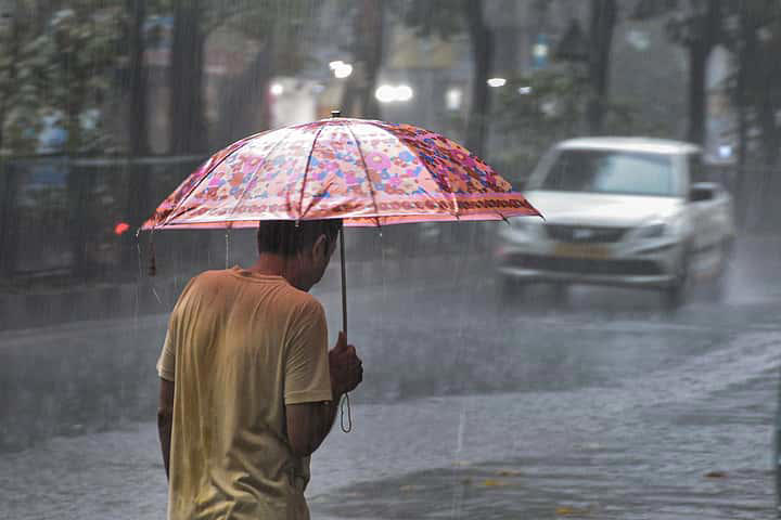 Mumbai Rains Updates: Mumbai Off Red Alert; Thane, Raigad Districts On ...
