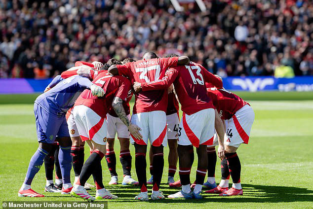 Revealed: The Man United player who has played a key role in Bryan ...