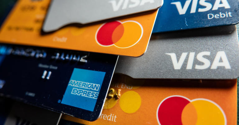 Trump floats 1-year, 10% credit card interest rate cap — what that ...