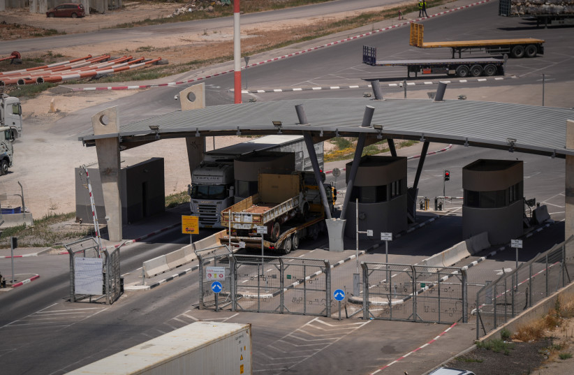Remaining three Flotilla members arrive at Jordanian border