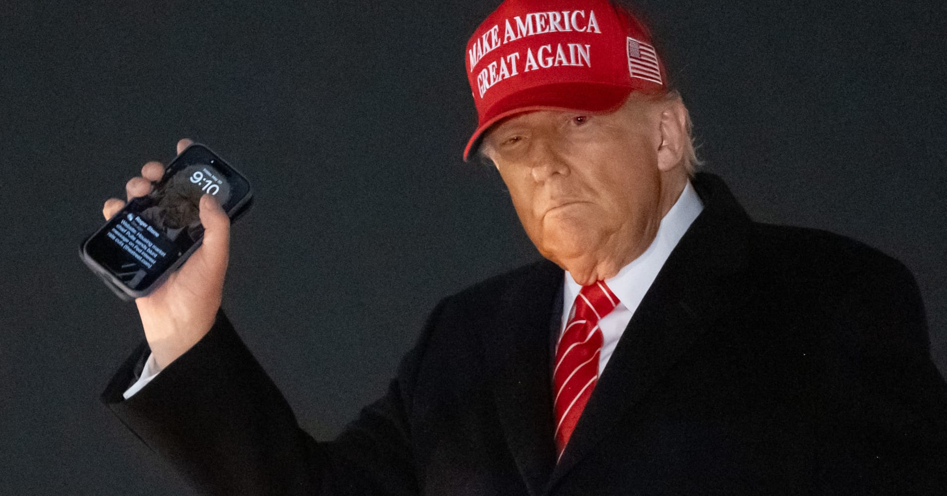 Trump Organization announces mobile plan, $499 smartphone