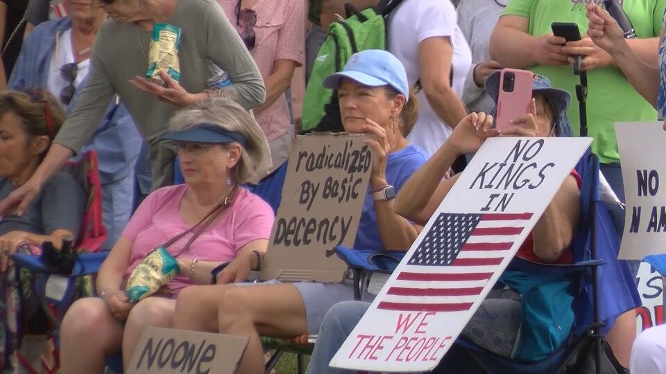 Thousands attend “No Kings” protests around North Alabama