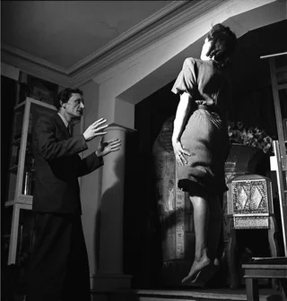 21 Photos Recalling Vintage Illusionists & Magicians