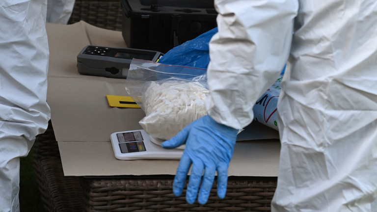 Éveken keresztül dolgozott védőfelszerelés nélkül a rendőrség ...