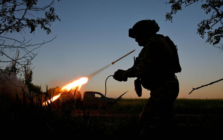 Ukrainian forces destroy Russian ammo depot and artillery on ...