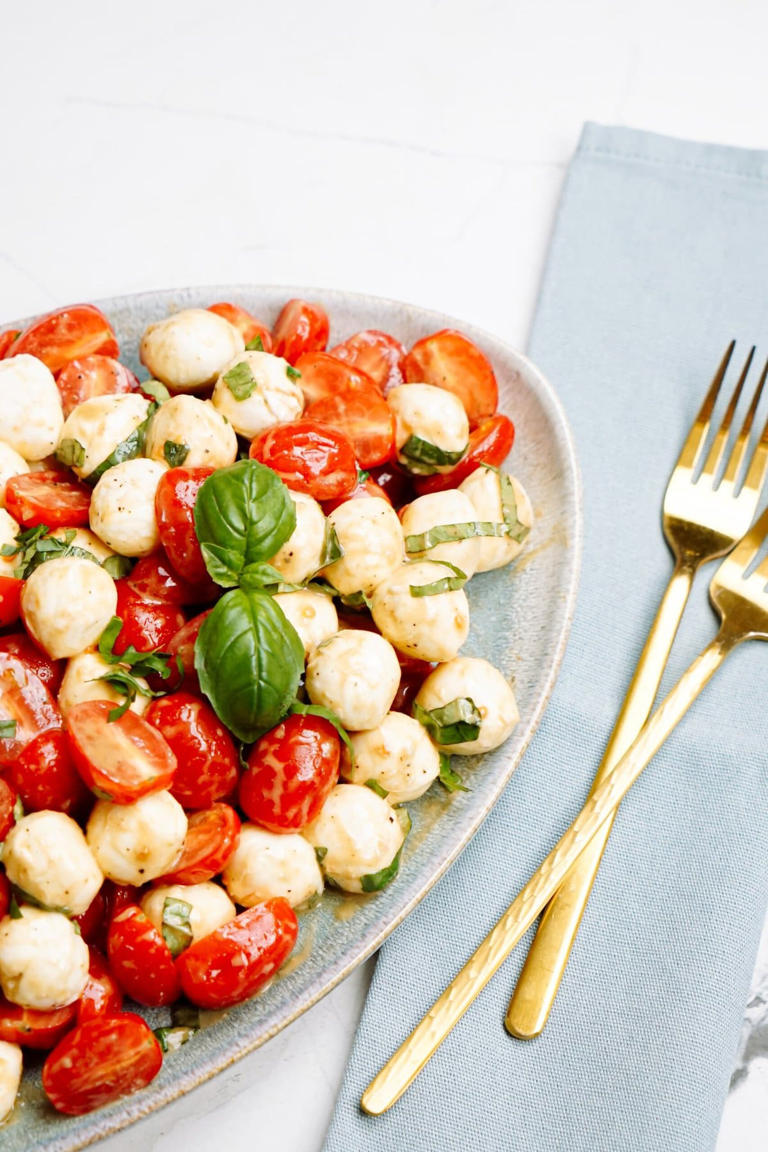 Caprese Salad Recipe with Balsamic Dressing
